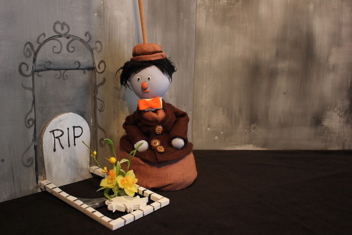 The Story of Mr. B. – Puppets, masked theatre and workshops